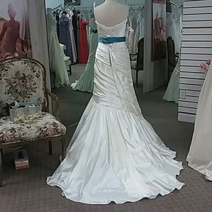 Alfred Angelo | Dresses | Ivory Alfred Angelo Wedding Gown Ariel 223 ...